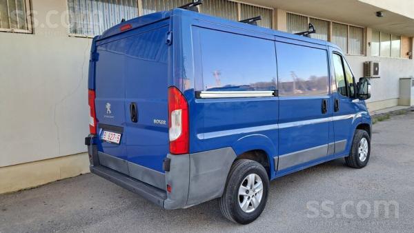 Blue Peugeot Boxer 2017 in Ogre, with an engine capacity of 2.00 L and mileage of 229 thousand km for 7950 €, photo 4 on AUTOMOTO.COM.LV