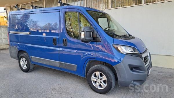 Blue Peugeot Boxer 2017 in Ogre, with an engine capacity of 2.00 L and mileage of 229 thousand km for 7750 €, photo 1 on AUTOMOTO.COM.LV