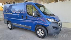 Blue Peugeot Boxer 2017 in Ogre, with an engine capacity of 2.00 L and mileage of 229 thousand km for 7750 €, photo  on AUTOMOTO.COM.LV