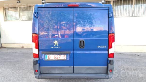 Blue Peugeot Boxer 2017 in Ogre, with an engine capacity of 2.00 L and mileage of 229 thousand km for 7750 €, photo 8 on AUTOMOTO.COM.LV