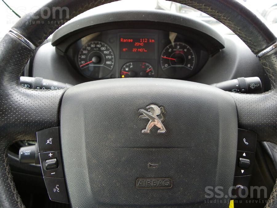 Zils Peugeot Boxer 2018 Valka, ar dzinēja tilpumu 2.00 L un nobraukumu 221 tūkst. km par 10000 €, foto 9 vietnē AUTOMOTO.COM.LV