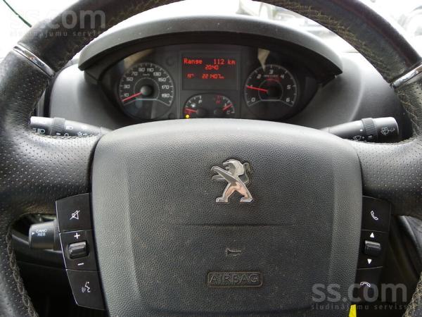Blue Peugeot Boxer 2018 in Valka, with an engine capacity of 2.00 L and mileage of 221 thousand km for 10000 €, photo 8 on AUTOMOTO.COM.LV