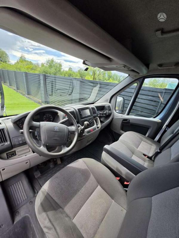 Grey Peugeot Boxer 2009 in Kaunas, with an engine capacity of 2.99 L and mileage of 326 thousand km for 4999 €, photo 6 on AUTOMOTO.COM.LV