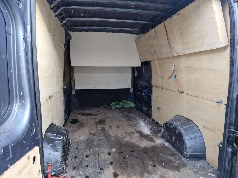Pelēks Peugeot Boxer 2009 Mažeikiai, ar dzinēja tilpumu 3.00 L un nobraukumu 500 tūkst. km par 4000 €, foto 7 vietnē AUTOMOTO.COM.LV