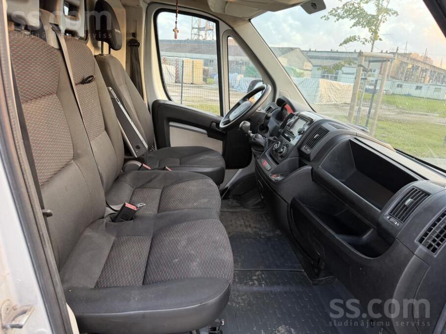 Grey Peugeot Boxer 2016 in Jelgava, with an engine capacity of 2.20 L and mileage of 186 thousand km for 7100 €, photo 11 on AUTOMOTO.COM.LV