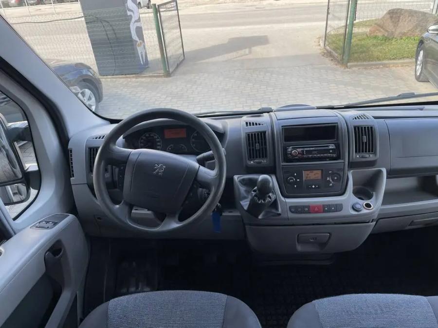 Grey Peugeot Boxer 2007 in Talsi, with an engine capacity of 2.20 L and mileage of 409 thousand km for 4990 €, photo 7 on AUTOMOTO.COM.LV