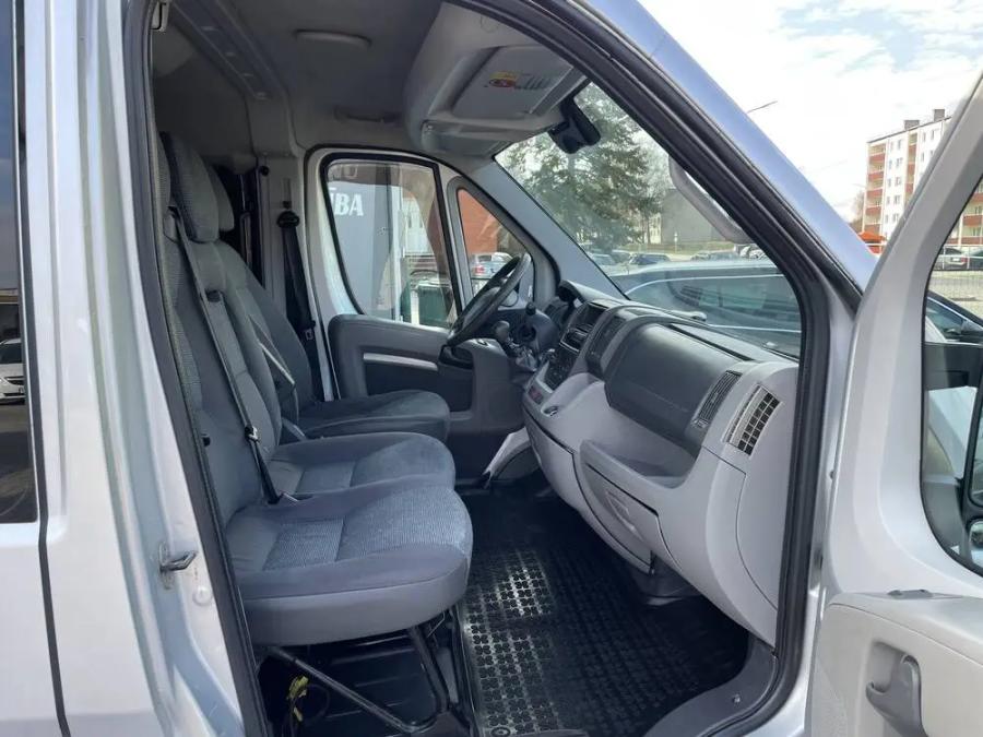 Grey Peugeot Boxer 2007 in Talsi, with an engine capacity of 2.20 L and mileage of 409 thousand km for 4990 €, photo 10 on AUTOMOTO.COM.LV