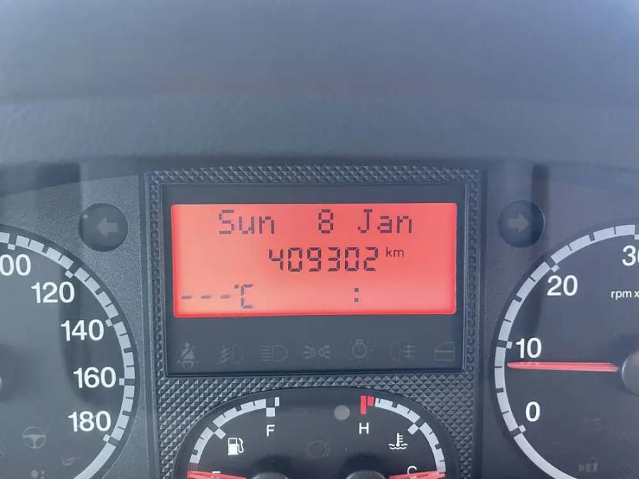 Grey Peugeot Boxer 2007 in Talsi, with an engine capacity of 2.20 L and mileage of 409 thousand km for 4990 €, photo 15 on AUTOMOTO.COM.LV