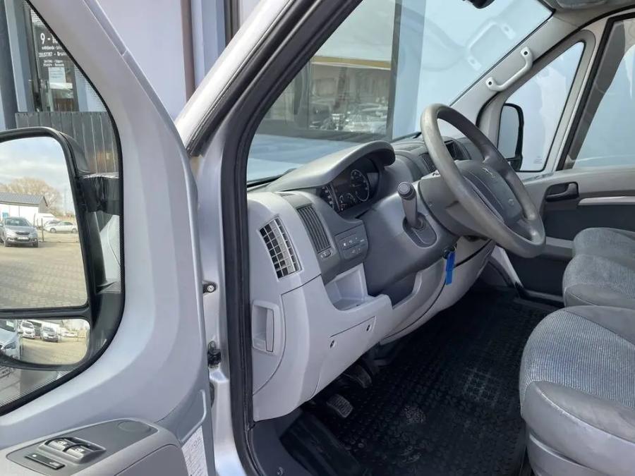 Grey Peugeot Boxer 2007 in Talsi, with an engine capacity of 2.20 L and mileage of 409 thousand km for 4990 €, photo 19 on AUTOMOTO.COM.LV