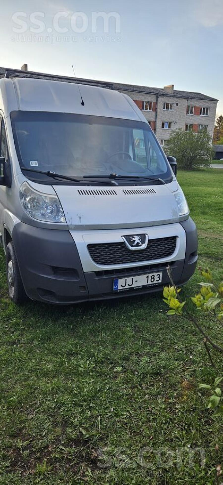 Grey Peugeot Boxer 2013 in Riga, with an engine capacity of 2.20 L and mileage of 233 thousand km for 2900 €, photo 1 on AUTOMOTO.COM.LV