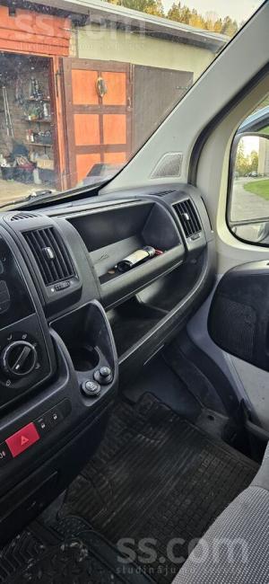 Grey Peugeot Boxer 2013 in Riga, with an engine capacity of 2.20 L and mileage of 233 thousand km for 2900 €, photo 10 on AUTOMOTO.COM.LV