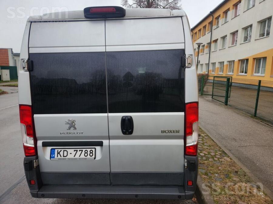 Grey Peugeot Boxer 2015 in Daugavpils, with an engine capacity of 2.20 L and mileage of 177 thousand km for 12500 €, photo 3 on AUTOMOTO.COM.LV