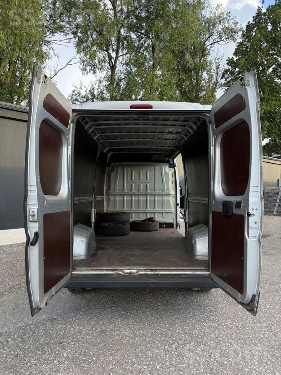 Pelēks Peugeot Boxer 2015 Tallina, ar dzinēja tilpumu 2.20 L un nobraukumu 305 tūkst. km par 7999 €, foto 18 vietnē AUTOMOTO.COM.LV