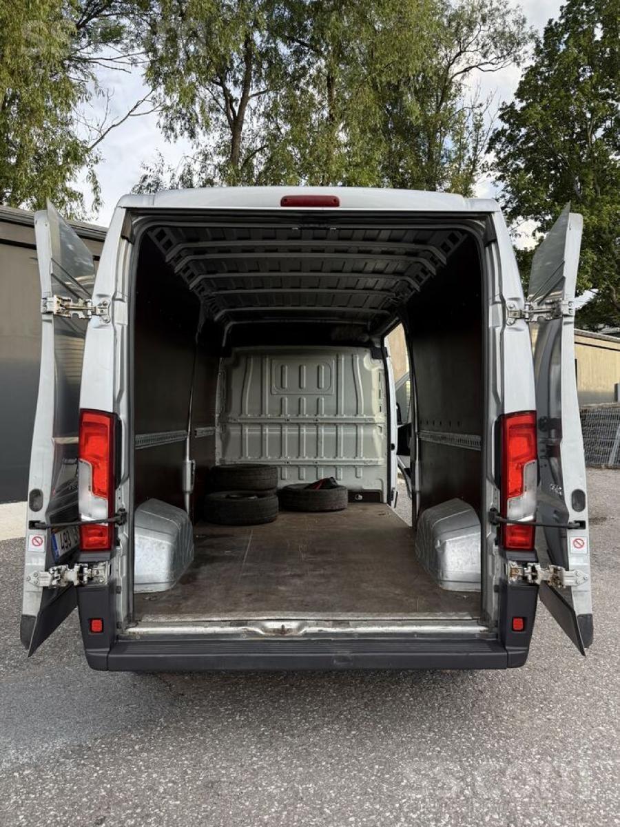 Pelēks Peugeot Boxer 2015 Tallina, ar dzinēja tilpumu 2.20 L un nobraukumu 305 tūkst. km par 7999 €, foto 19 vietnē AUTOMOTO.COM.LV