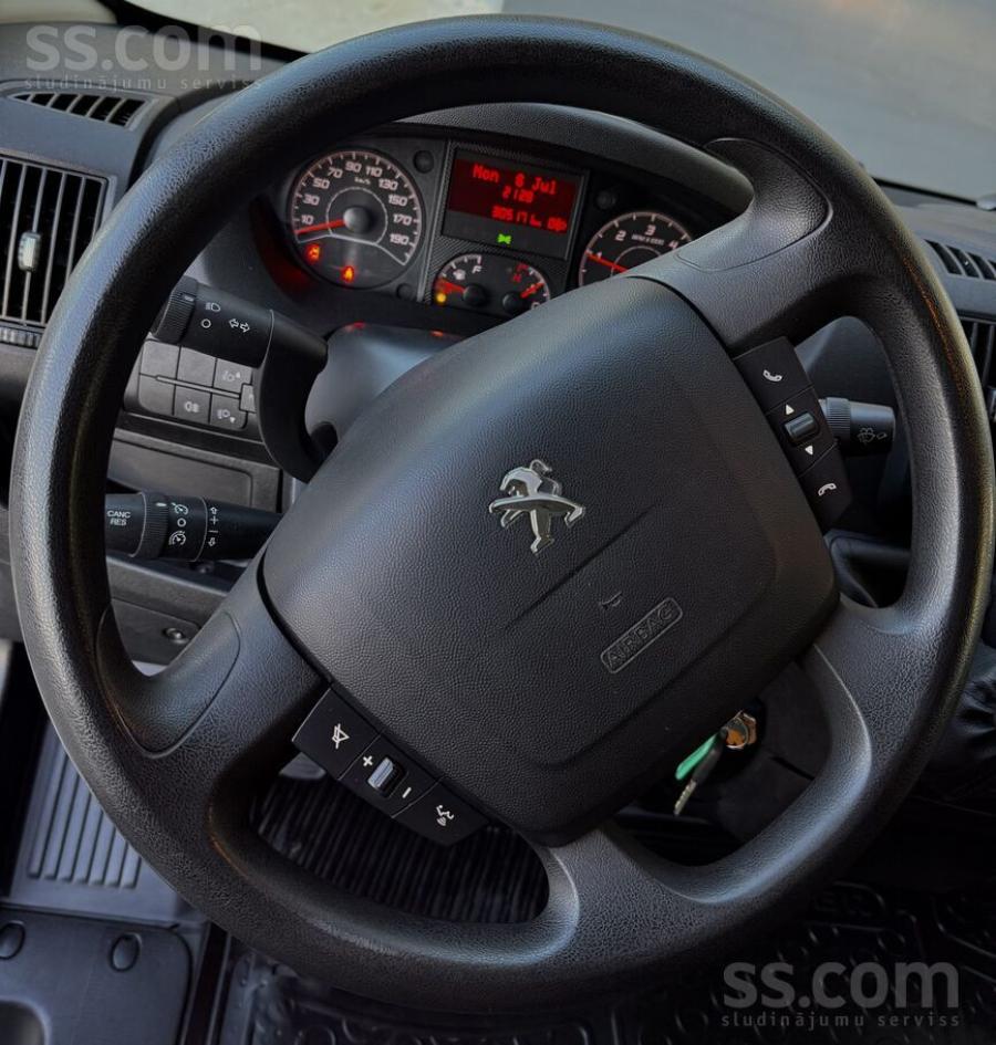 Pelēks Peugeot Boxer 2015 Tallina, ar dzinēja tilpumu 2.20 L un nobraukumu 305 tūkst. km par 7999 €, foto 30 vietnē AUTOMOTO.COM.LV