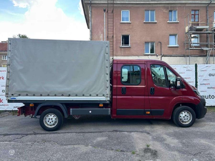 Red Peugeot Boxer 2020 in Klaipeda, with an engine capacity of 2.18 L and mileage of 136 thousand km for 13500 €, photo 7 on AUTOMOTO.COM.LV