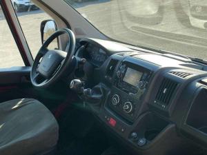 Red Peugeot Boxer 2021 in Ukmerge, with an engine capacity of 2.18 L and mileage of 125 thousand km for 13999 €, photo 10 on AUTOMOTO.COM.LV