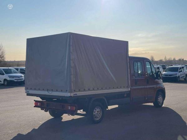 Red Peugeot Boxer 2021 in Ukmerge, with an engine capacity of 2.18 L and mileage of 125 thousand km for 13999 €, photo 4 on AUTOMOTO.COM.LV