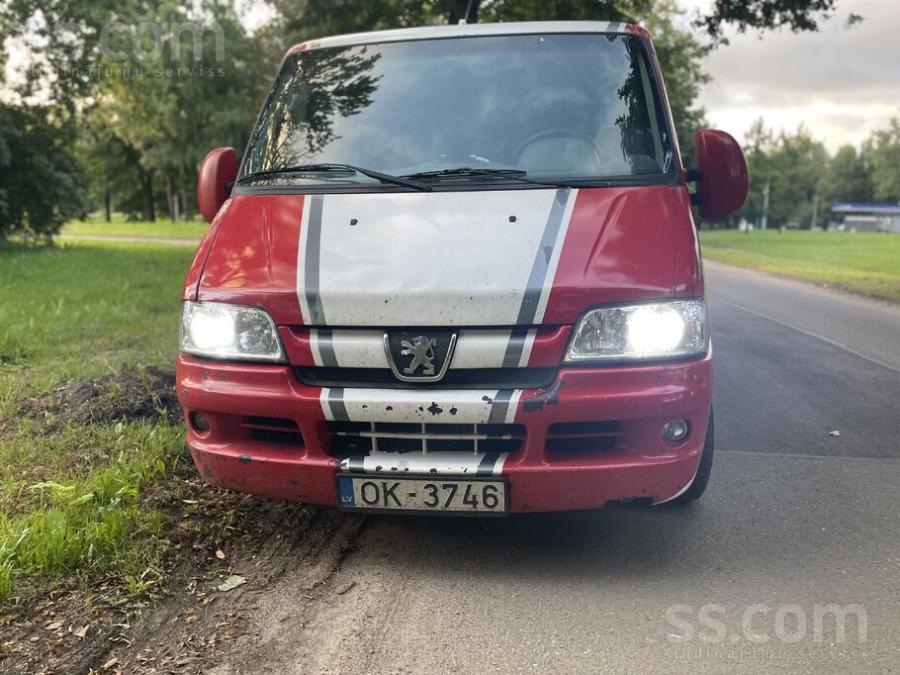 Red Peugeot Boxer 2005 in Riga, with an engine capacity of 2.70 L and mileage of 414 thousand km for 1399 €, photo 1 on AUTOMOTO.COM.LV