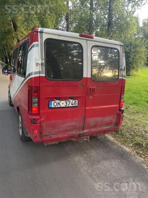 Red Peugeot Boxer 2005 in Riga, with an engine capacity of 2.70 L and mileage of 414 thousand km for 1399 €, photo 4 on AUTOMOTO.COM.LV