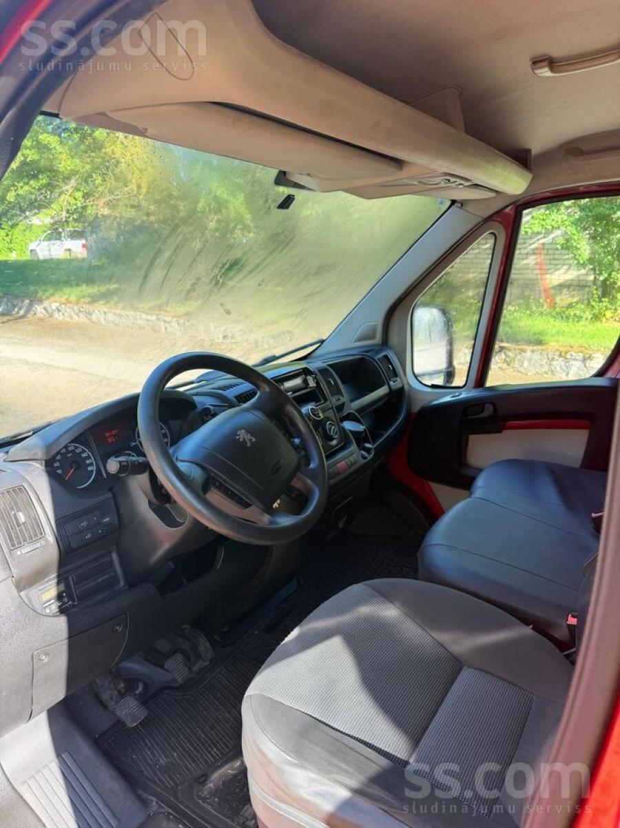 Red Peugeot Boxer 2013 in Tukums, with an engine capacity of 2.20 L and mileage of 364 thousand km for 6500 €, photo 4 on AUTOMOTO.COM.LV