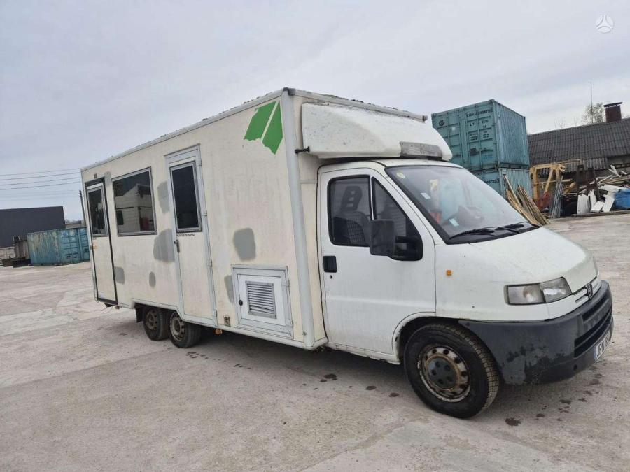 White Peugeot Boxer 1997 in Vilnius, with an engine capacity of 2.80 L and mileage of 134 thousand km for 1900 €, photo 1 on AUTOMOTO.COM.LV