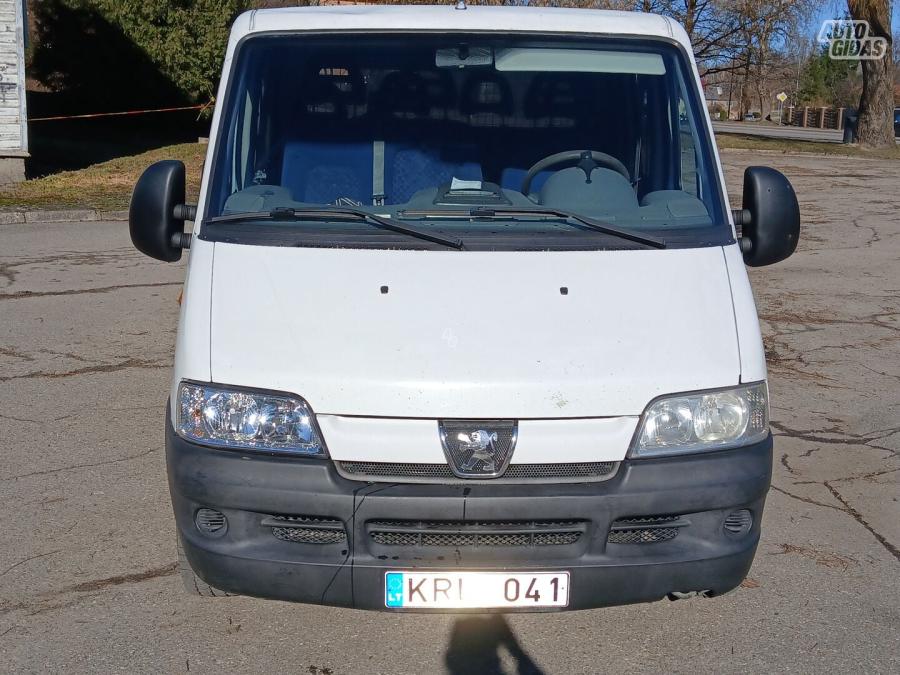 White Peugeot Boxer 2004 in Silute, with an engine capacity of 2.20 L and mileage of 286 thousand km for 2500 €, photo 3 on AUTOMOTO.COM.LV
