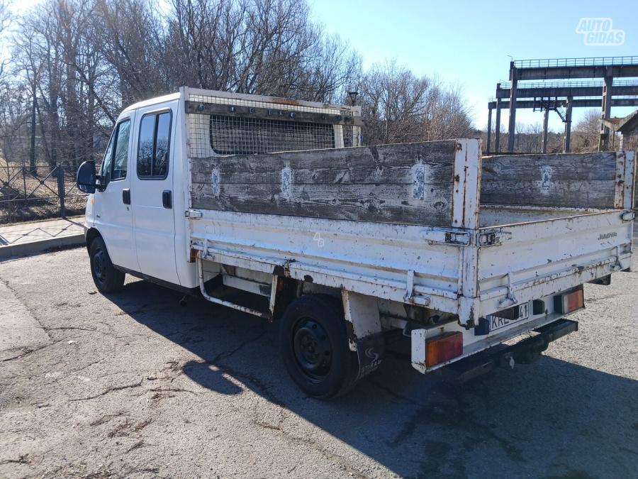 White Peugeot Boxer 2004 in Silute, with an engine capacity of 2.20 L and mileage of 286 thousand km for 2500 €, photo 5 on AUTOMOTO.COM.LV