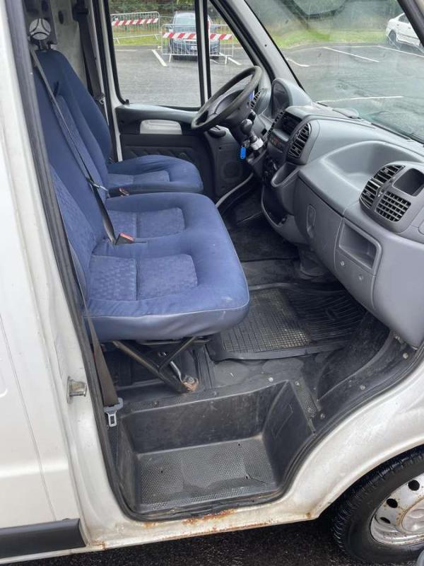 Balts Peugeot Boxer 2006 Viļņa, ar dzinēja tilpumu 2.80 L un nobraukumu 380 tūkst. km par 2000 €, foto 6 vietnē AUTOMOTO.COM.LV
