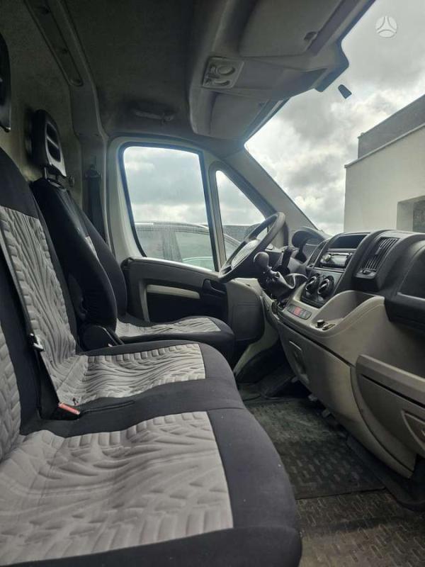 White Peugeot Boxer 2008 in Kretinga, with an engine capacity of 2.20 L and mileage of 400 thousand km for 2800 €, photo 6 on AUTOMOTO.COM.LV