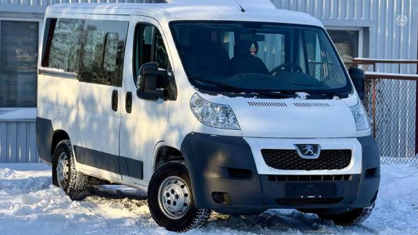 White Peugeot Boxer 2010 in Ukmerge, with an engine capacity of 2.20 L and mileage of 211 thousand km for 4950 €, photo 1 on AUTOMOTO.COM.LV