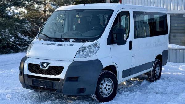 White Peugeot Boxer 2010 in Ukmerge, with an engine capacity of 2.20 L and mileage of 211 thousand km for 4950 €, photo 2 on AUTOMOTO.COM.LV