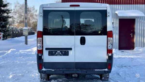 White Peugeot Boxer 2010 in Ukmerge, with an engine capacity of 2.20 L and mileage of 211 thousand km for 4950 €, photo 6 on AUTOMOTO.COM.LV