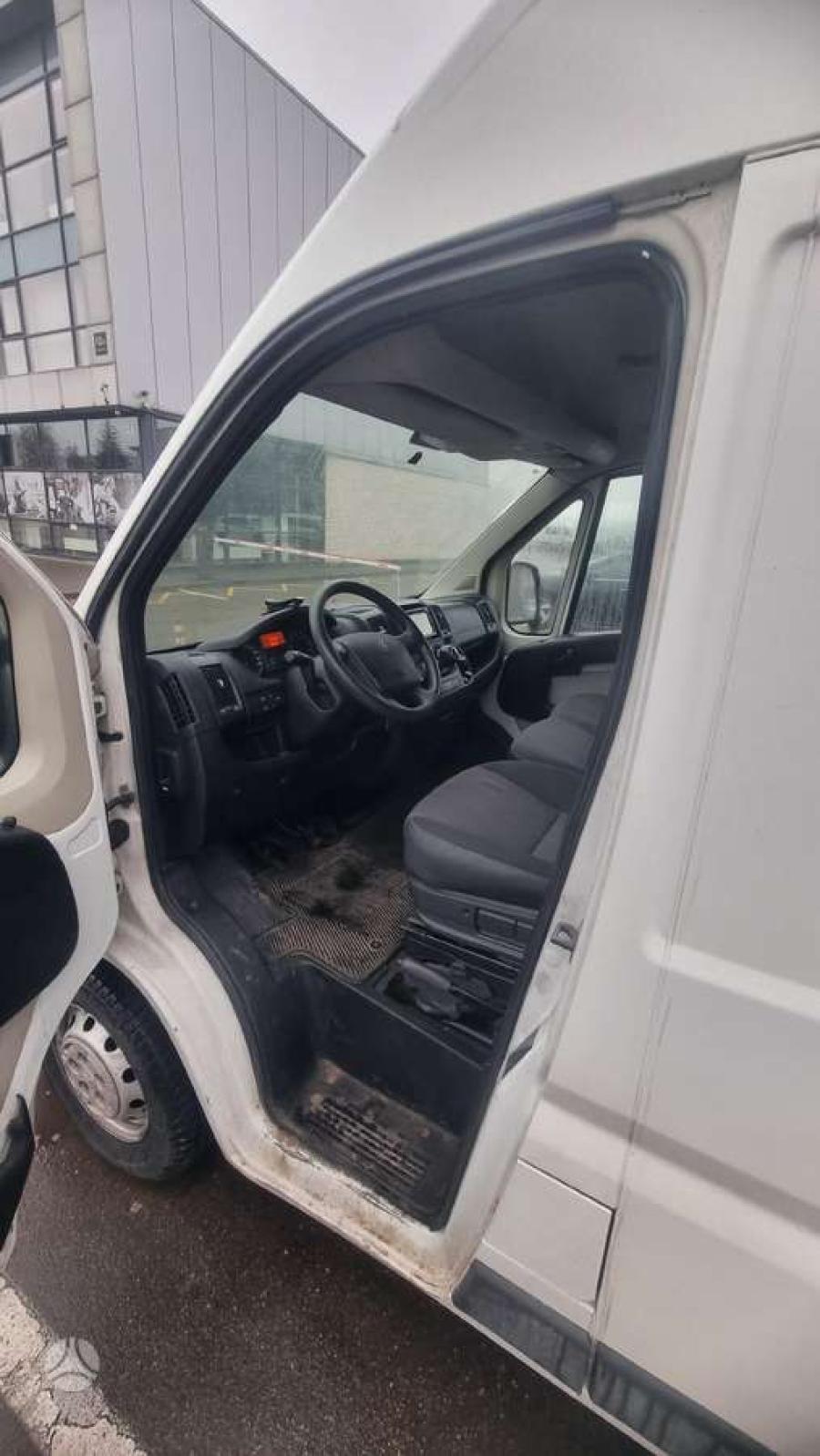 White Peugeot Boxer 2011 in Siauliai, with an engine capacity of 2.20 L and mileage of 273 thousand km for 4235 €, photo 7 on AUTOMOTO.COM.LV