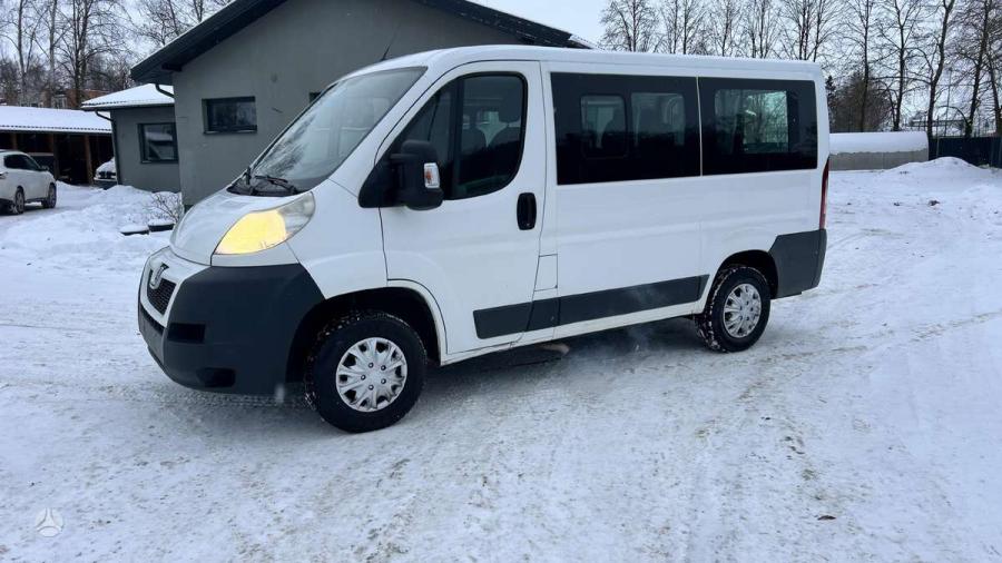 White Peugeot Boxer 2011 in Siauliai, with an engine capacity of 2.20 L and mileage of 260 thousand km for 5800 €, photo 1 on AUTOMOTO.COM.LV