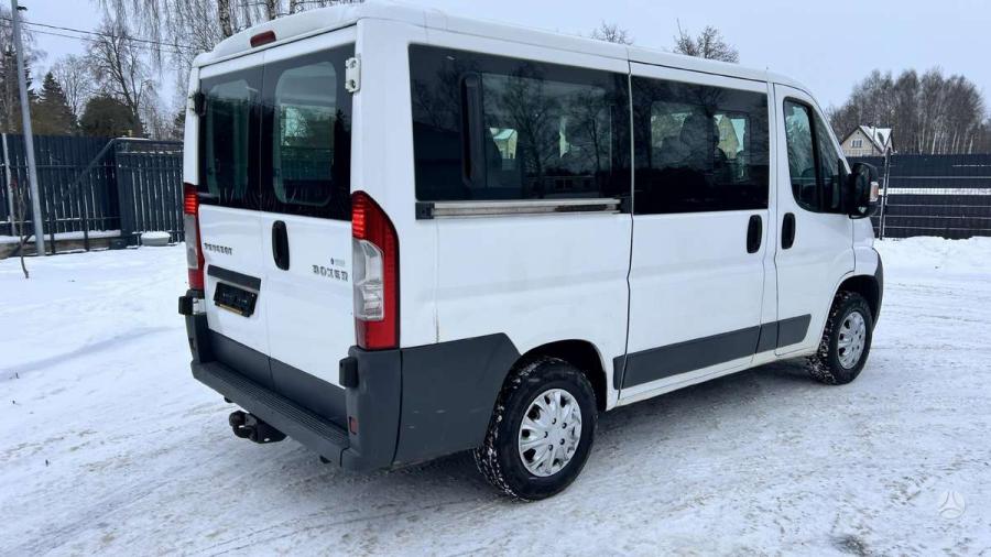 White Peugeot Boxer 2011 in Siauliai, with an engine capacity of 2.20 L and mileage of 260 thousand km for 5800 €, photo 4 on AUTOMOTO.COM.LV