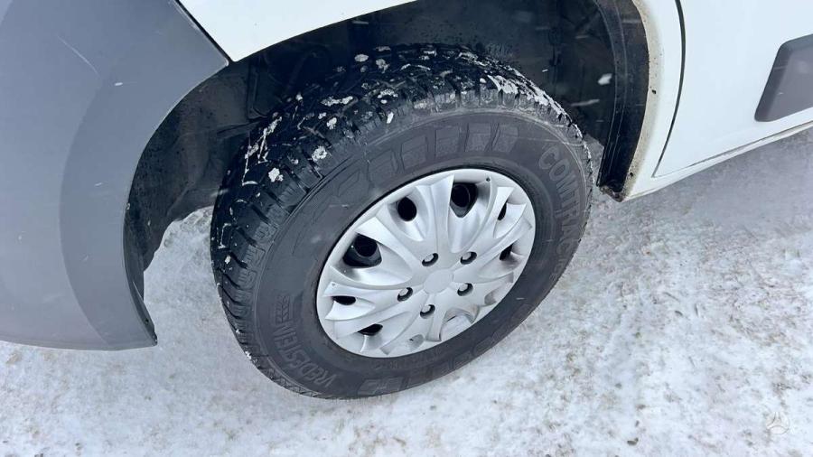 White Peugeot Boxer 2011 in Siauliai, with an engine capacity of 2.20 L and mileage of 260 thousand km for 5800 €, photo 7 on AUTOMOTO.COM.LV