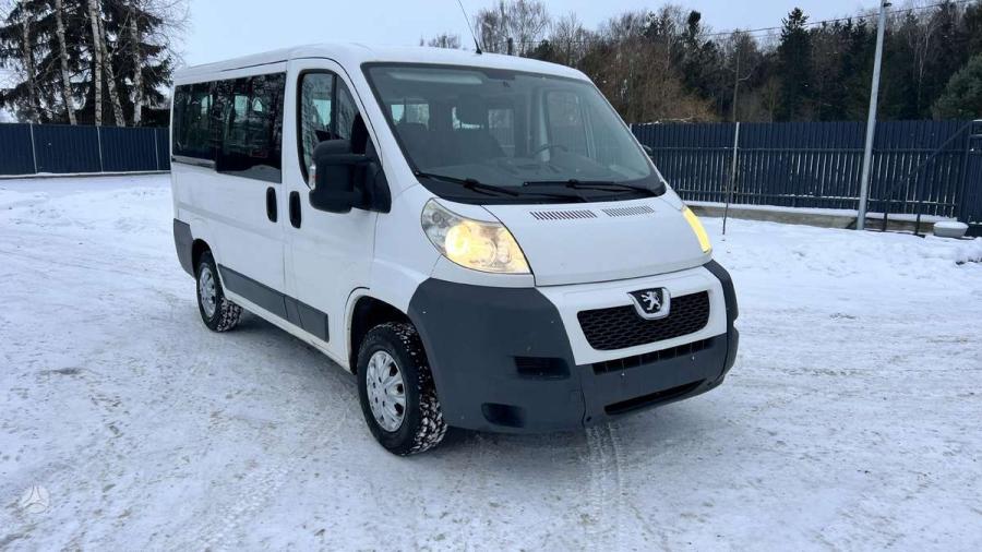 White Peugeot Boxer 2011 in Siauliai, with an engine capacity of 2.20 L and mileage of 260 thousand km for 5800 €, photo 18 on AUTOMOTO.COM.LV