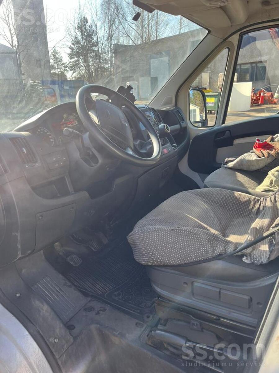 Balts Peugeot Boxer 2011 Rīga, ar dzinēja tilpumu 2.10 L un nobraukumu 404 tūkst. km par 2500 €, foto 1 vietnē AUTOMOTO.COM.LV