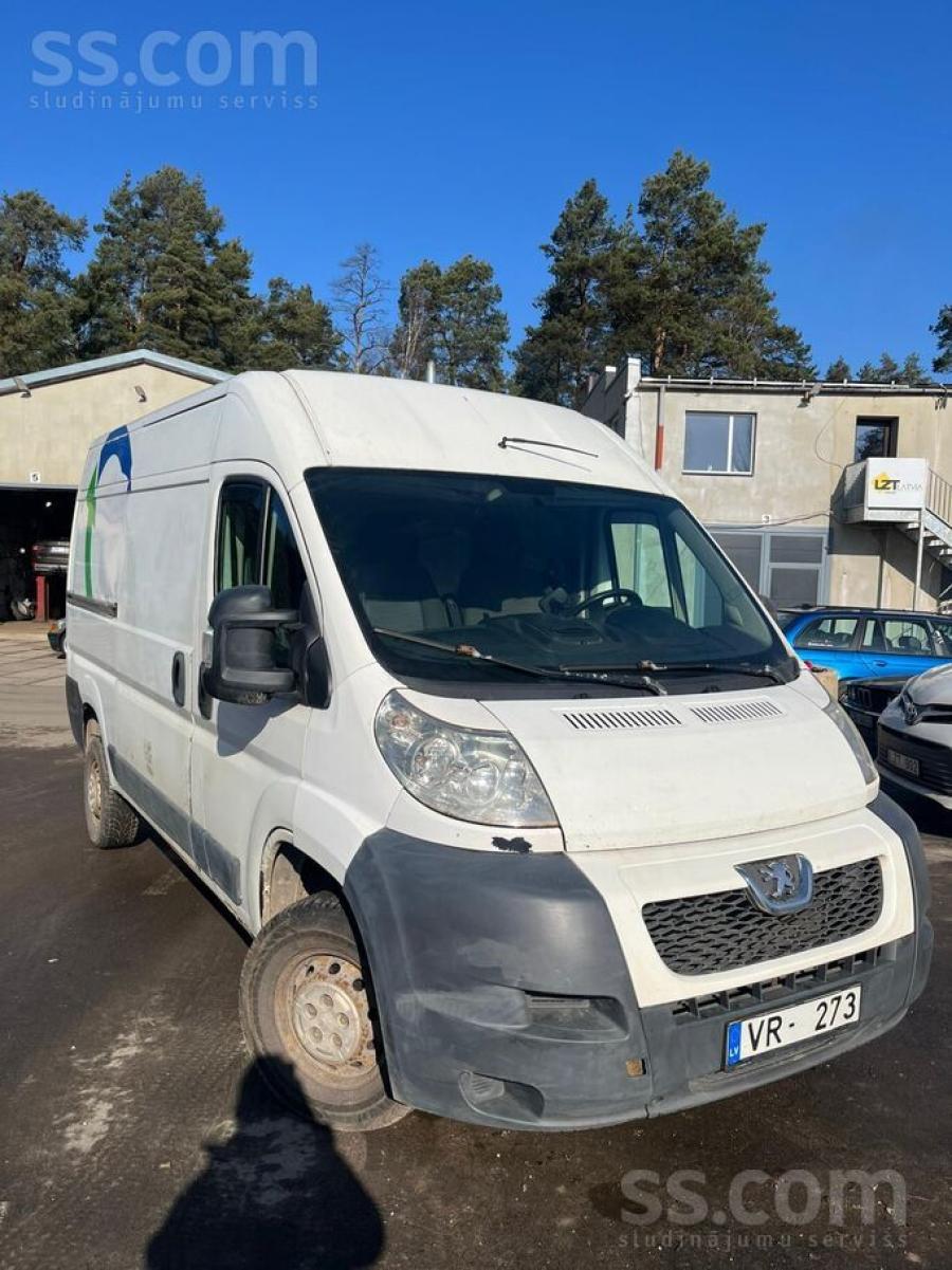 Balts Peugeot Boxer 2011 Rīga, ar dzinēja tilpumu 2.10 L un nobraukumu 404 tūkst. km par 2500 €, foto 3 vietnē AUTOMOTO.COM.LV