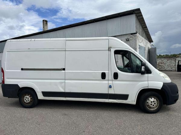White Peugeot Boxer 2011 in Varena, with an engine capacity of 2.20 L and mileage of 268 thousand km for 7300 €, photo 5 on AUTOMOTO.COM.LV