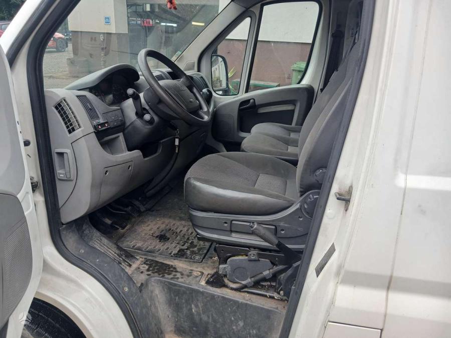 Balts Peugeot Boxer 2011 Kelmė, ar dzinēja tilpumu 2.20 L un nobraukumu 376 tūkst. km par 4200 €, foto 9 vietnē AUTOMOTO.COM.LV