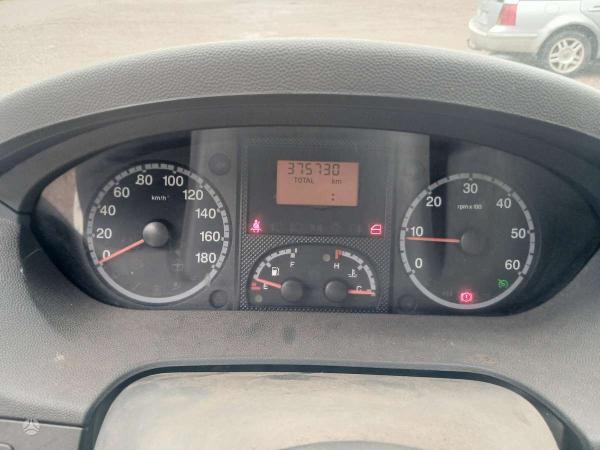 White Peugeot Boxer 2011 in Kelme, with an engine capacity of 2.20 L and mileage of 376 thousand km for 4200 €, photo 11 on AUTOMOTO.COM.LV