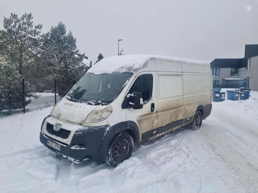 White Peugeot Boxer 2012 in Siauliai, with an engine capacity of 2.20 L and mileage of 600 thousand km for 1600 €, photo 2 on AUTOMOTO.COM.LV