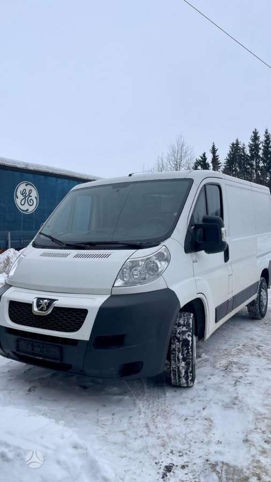 White Peugeot Boxer 2012 in Telschi, with an engine capacity of 2.20 L and mileage of 152 thousand km for 4100 €, photo 1 on AUTOMOTO.COM.LV