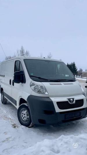 White Peugeot Boxer 2012 in Telschi, with an engine capacity of 2.20 L and mileage of 152 thousand km for 4100 €, photo 2 on AUTOMOTO.COM.LV