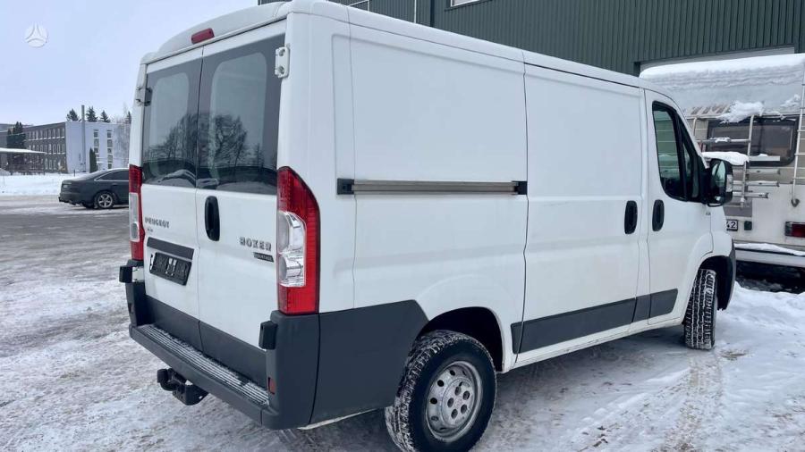 White Peugeot Boxer 2012 in Telschi, with an engine capacity of 2.20 L and mileage of 152 thousand km for 4100 €, photo 5 on AUTOMOTO.COM.LV