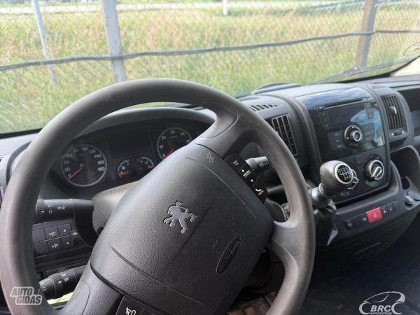 White Peugeot Boxer 2012 in Avizieniai, with an engine capacity of 2.20 L and mileage of 195 thousand km for 1750 €, photo 7 on AUTOMOTO.COM.LV