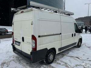 White Peugeot Boxer 2012 in Vilnius, with an engine capacity of 2.20 L and mileage of 305 thousand km for 2600 €, photo 4 on AUTOMOTO.COM.LV