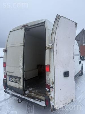 White Peugeot Boxer 2013 in Tukums, with an engine capacity of 2.20 L and mileage of 390 thousand km for 6800 €, photo 6 on AUTOMOTO.COM.LV
